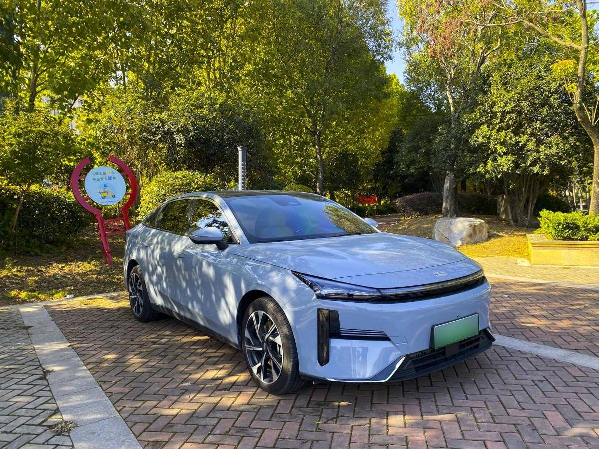 新秀VS老将，银河L6实力碾压比亚迪秦PLUS DMI_搜狐汽车_搜狐网