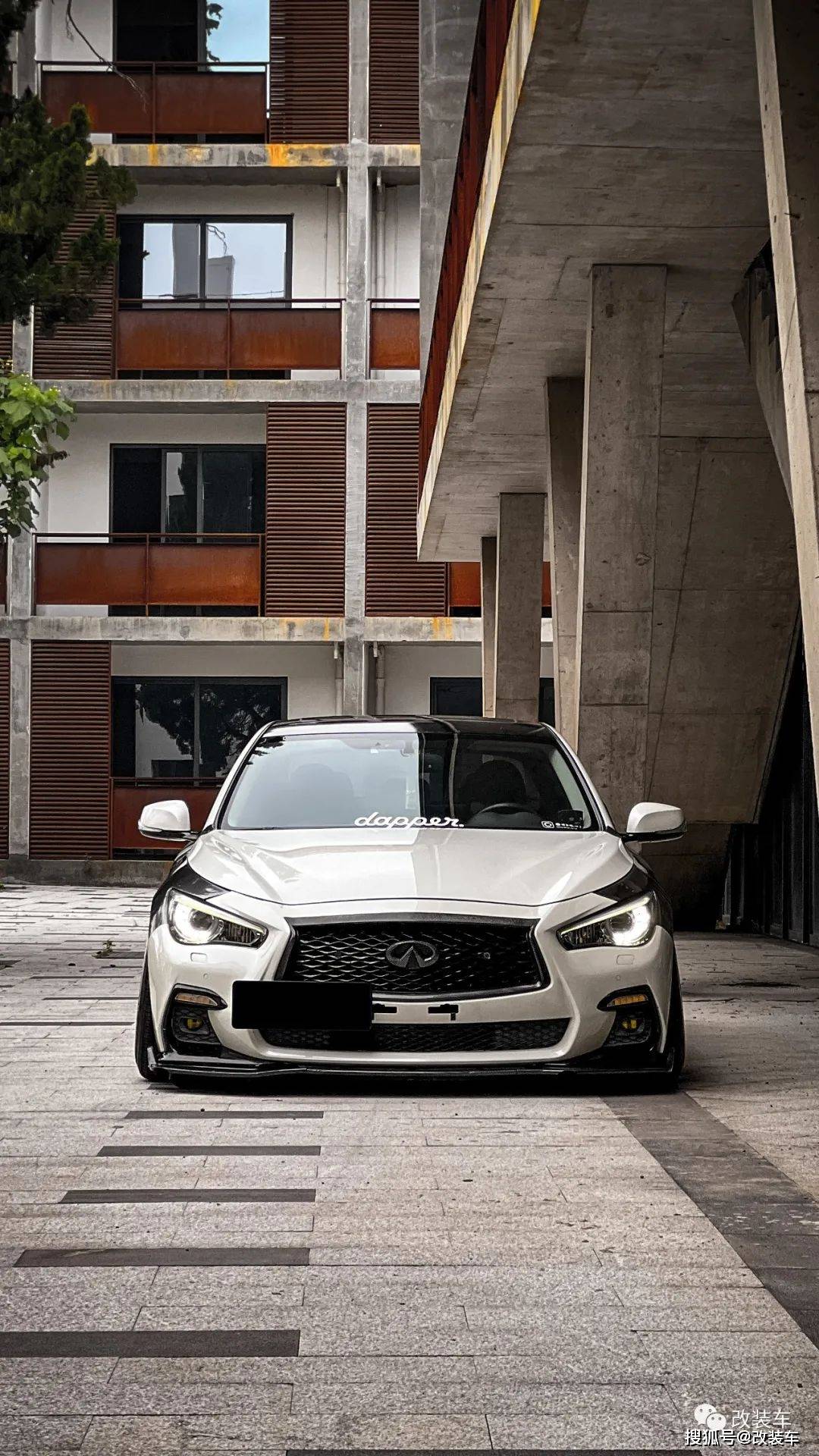 从绞牙到气动的英菲尼迪Q50L，姿态风也能玩的很战斗_搜狐汽车_搜狐网