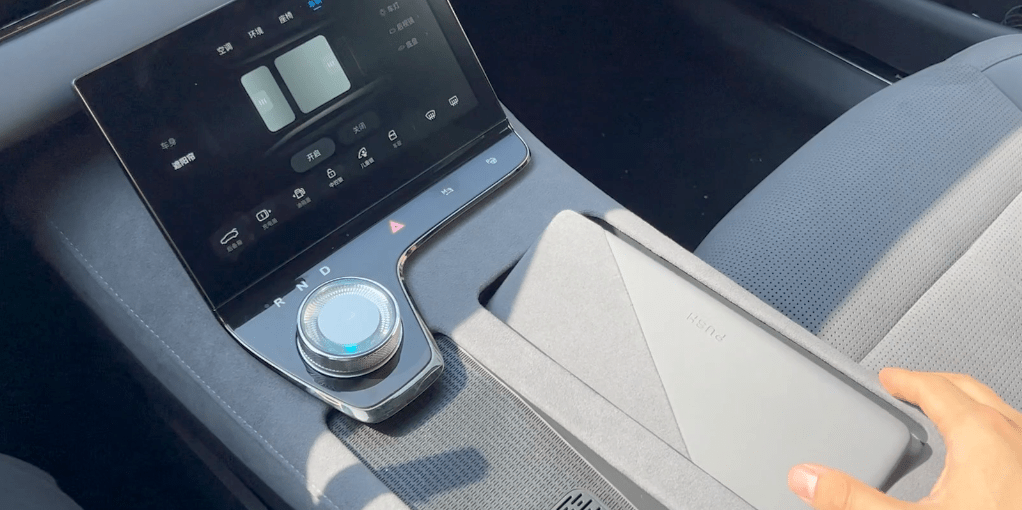 岚图追光PHEV，能否成为56E的终结者？_搜狐汽车_搜狐网