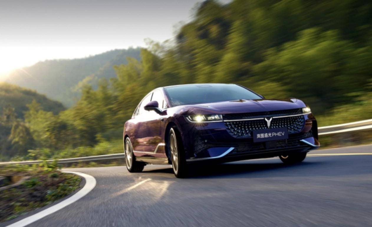 岚图追光PHEV上市，配百万级魔毯，25.28万就能拿捏56E？_搜狐汽车_搜狐网