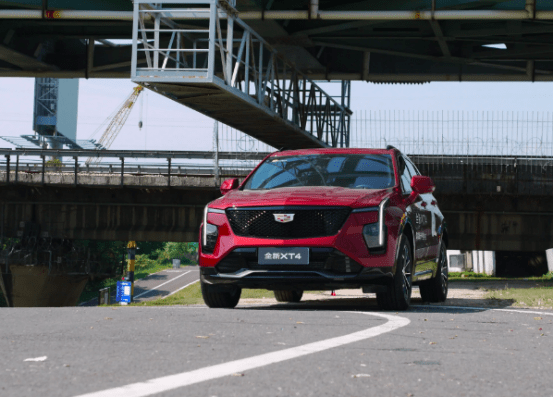 奥迪Q3真的不如凯迪拉克全新XT4？看看年轻人怎么选_搜狐汽车_搜狐网