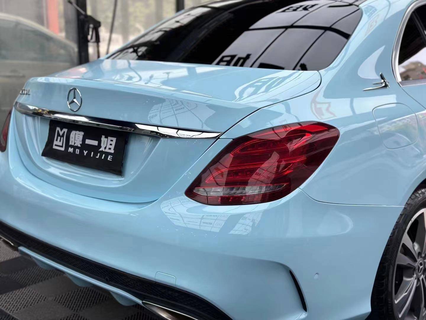 奔驰C200L改色膜一姐PET冰川蓝，超清爽的冰淇淋色系_搜狐汽车_搜狐网