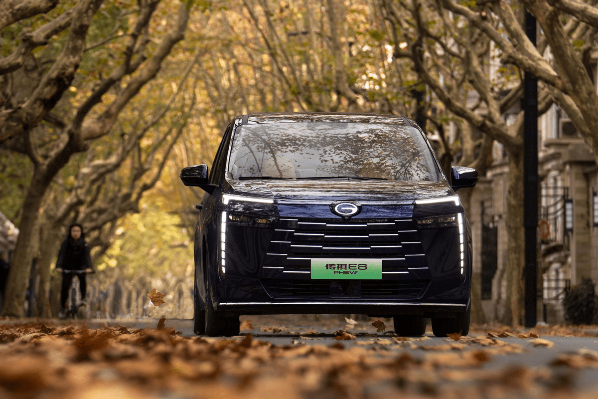 综合续航1200km，广汽传祺E8正式交付_搜狐汽车_搜狐网