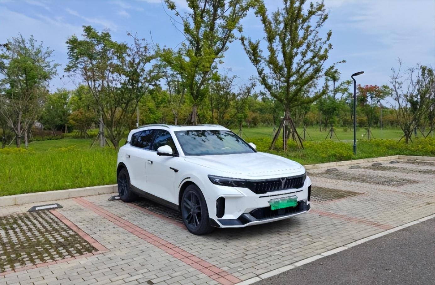 五台热门SUV大横评，L7和M7都相继“拉胯”，只有它“屹立不倒”！_搜狐汽车_搜狐网