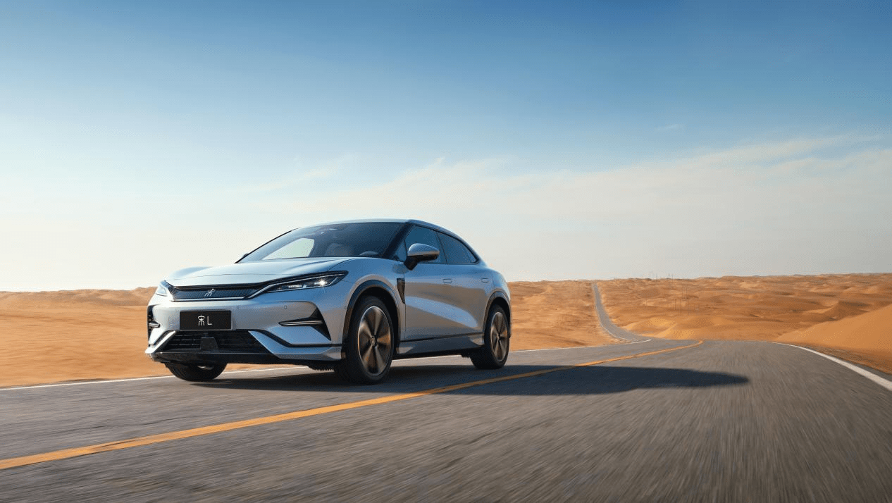 比亚迪宋L上市，主力款降了4万，小鹏G6、Model Y还坐得住？_搜狐汽车_搜狐网