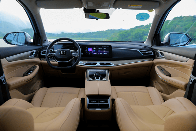 蓝电E5对比长安欧尚Z6 iDD，性价比秒杀不要太轻松_搜狐汽车_搜狐网