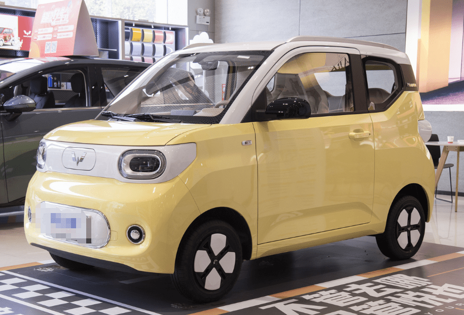 奶黄可爱、215km续航、有快慢充，五菱宏光MINIEV家用真香！_搜狐汽车_搜狐网