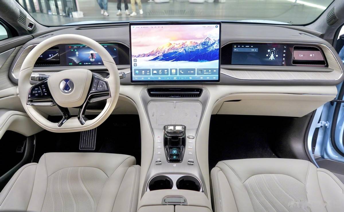 AEB主动紧急制动：腾势N7以60km/h时速刹停创造记录！_搜狐汽车_搜狐网