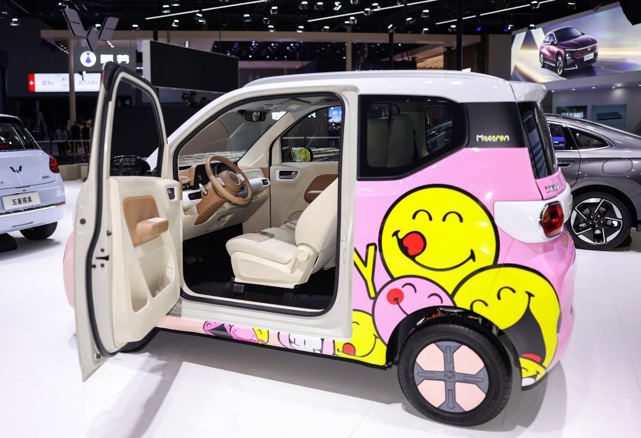五菱宏光MINIEV和奇瑞QQ冰激凌怎么选？多面pk这款笑到最后_搜狐汽车_搜狐网