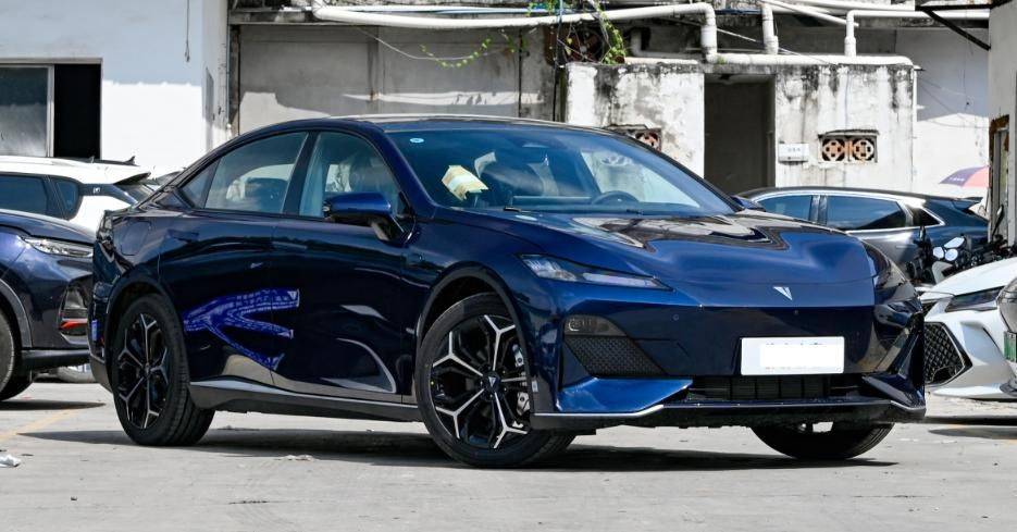 秦PLUS DM-i、深蓝SL03恐被抛弃，家轿新秀吉利银河L6称王_搜狐汽车_搜狐网