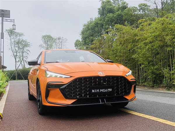 试驾丨运动二字无处不在 第三代MG6 PRO“Hold得住”你的跑车梦_搜狐汽车_搜狐网