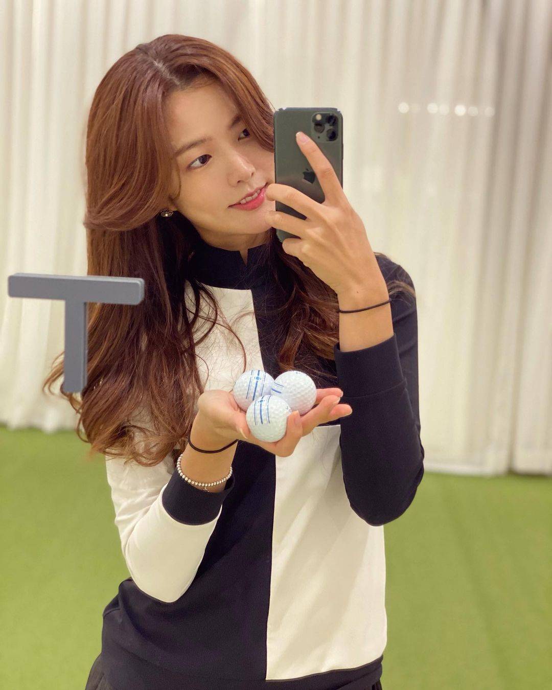 组图：KLPGA美女球员成网红 身高177长腿引舔屏-搜狐大视野-搜狐新闻