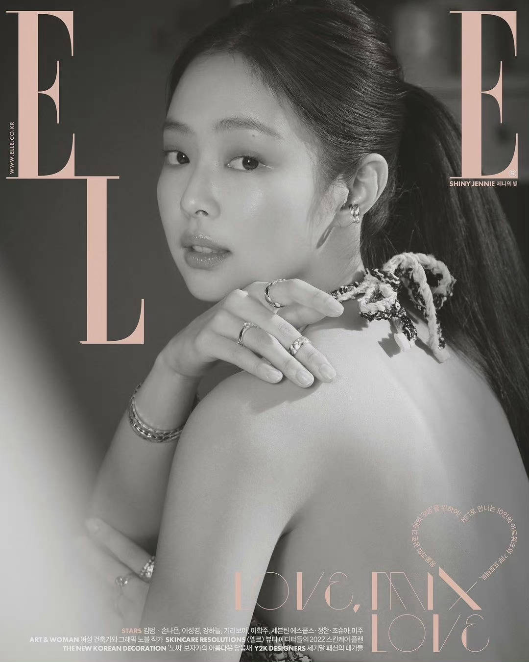 Jennie封面大片曝光 媚眼如丝时尚感爆棚-搜狐大视野-搜狐新闻