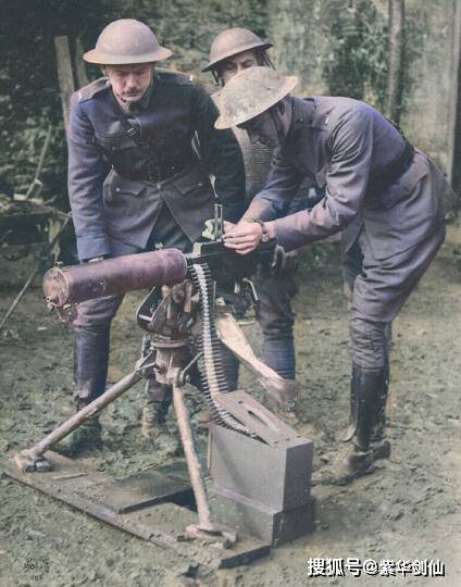 二战彩色照片，让我们领略美国M1917重机枪的风采-搜狐大视野-搜狐新闻
