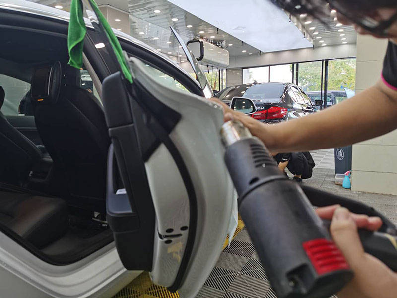 特斯拉 Model 3隐形车衣YEECAR施工-搜狐大视野-搜狐新闻