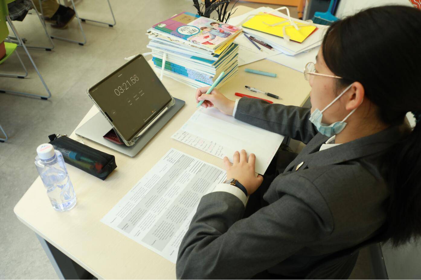 ESL | 跟着我们的Amy学姐练习英语辩论_Snidero_Stephen_同学