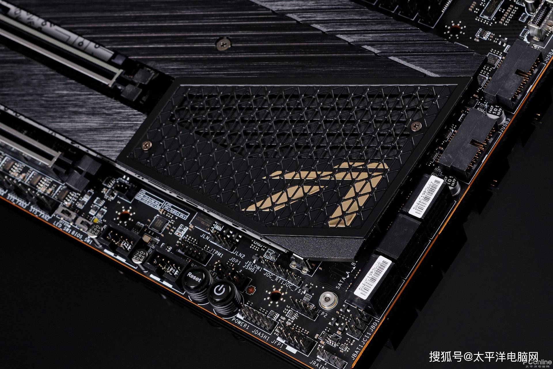 这是一块低调的战神主板，微星Z690 ACE图赏-搜狐大视野-搜狐新闻