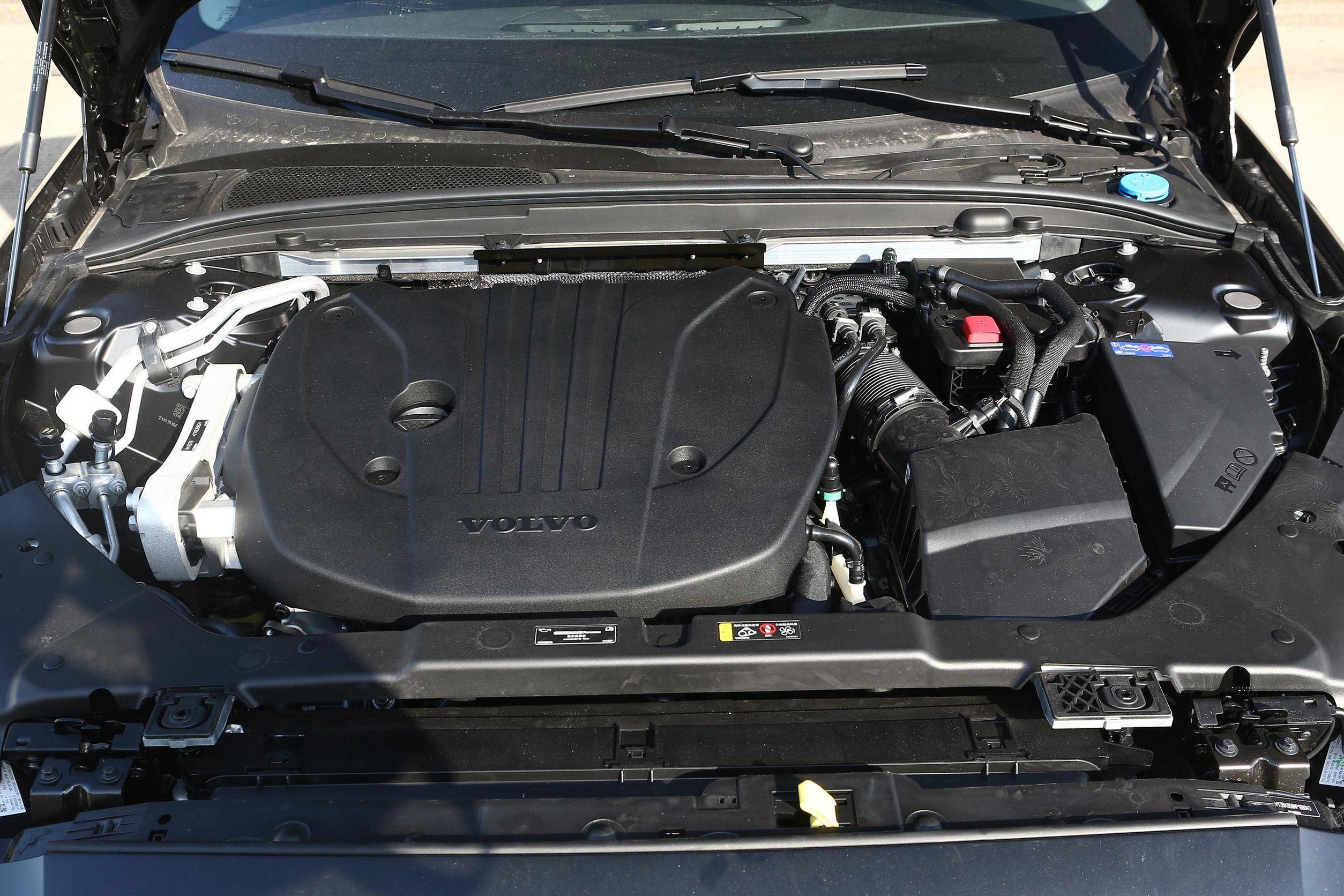 新款沃尔沃S60家族正式上市！配置优化升级，售价29.69万元起_搜狐汽车_搜狐网