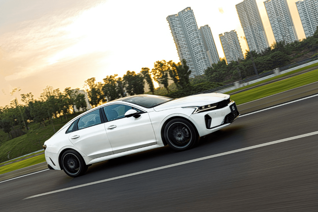 为什么说起亚K5是Z世代年轻人年底买车的理想座驾?_搜狐汽车_搜狐网