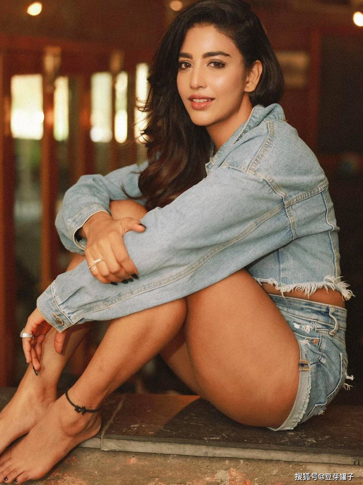 印度女星Daksha Nagarkar，气质迷人，丰腴性感-搜狐大视野-搜狐新闻