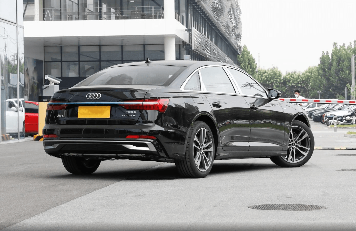 最低41.87万元，奥迪A7L真的比A6L强？_搜狐汽车_搜狐网