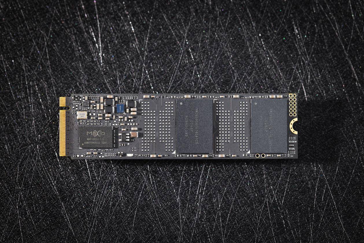 大华存储C970 PLUS系列SSD欣赏：高速存储实力不凡-搜狐大视野-搜狐新闻