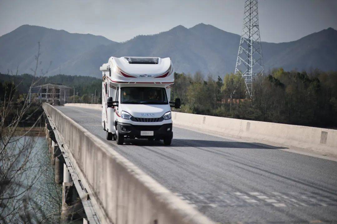 4月13日洛阳房车展：瑞弗房车双拓V820，带您探索更广阔的天地！_搜狐汽车_搜狐网