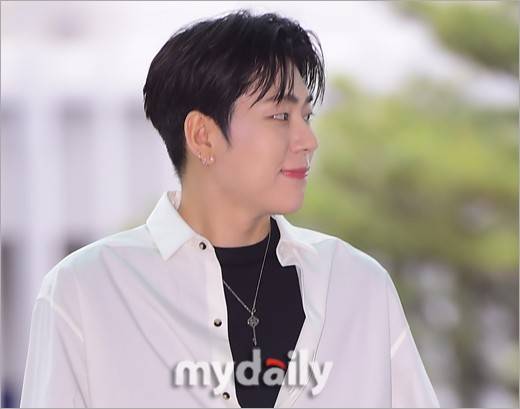 好清爽的鸡鸭扣！ZICO仁川机场启程飞往美国纽约-搜狐大视野-搜狐新闻