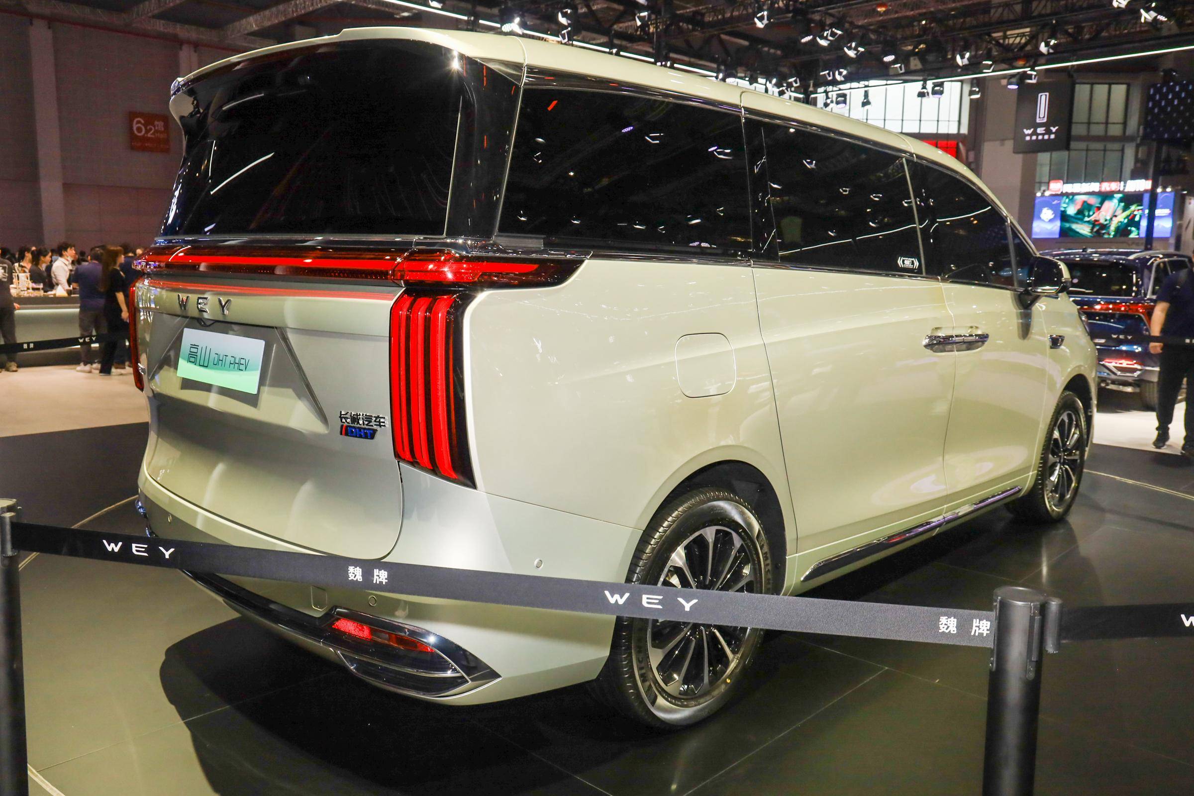 竞争腾势D9！魏牌高山DHT-PHEV内饰官图发布，配备压缩机冰箱_搜狐汽车_搜狐网