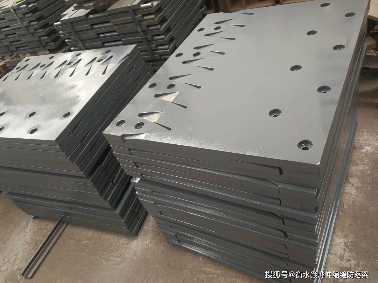 天水SSFB梳齿板伸缩缝@桥梁伸缩缝厂家规格_搜狐汽车_搜狐网