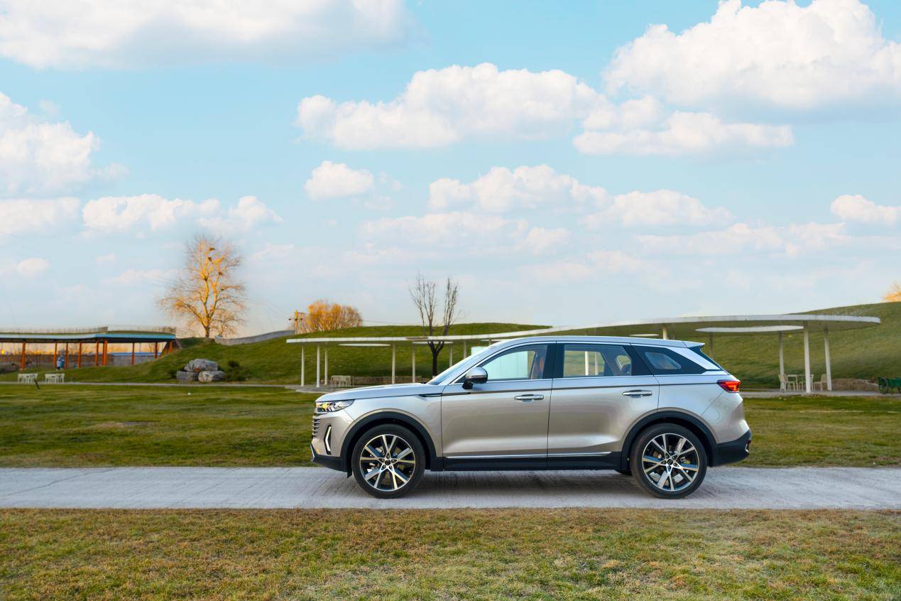 起售不到14万，标配2.0T中大型SUV，奔腾T99了解一下_搜狐汽车_搜狐网