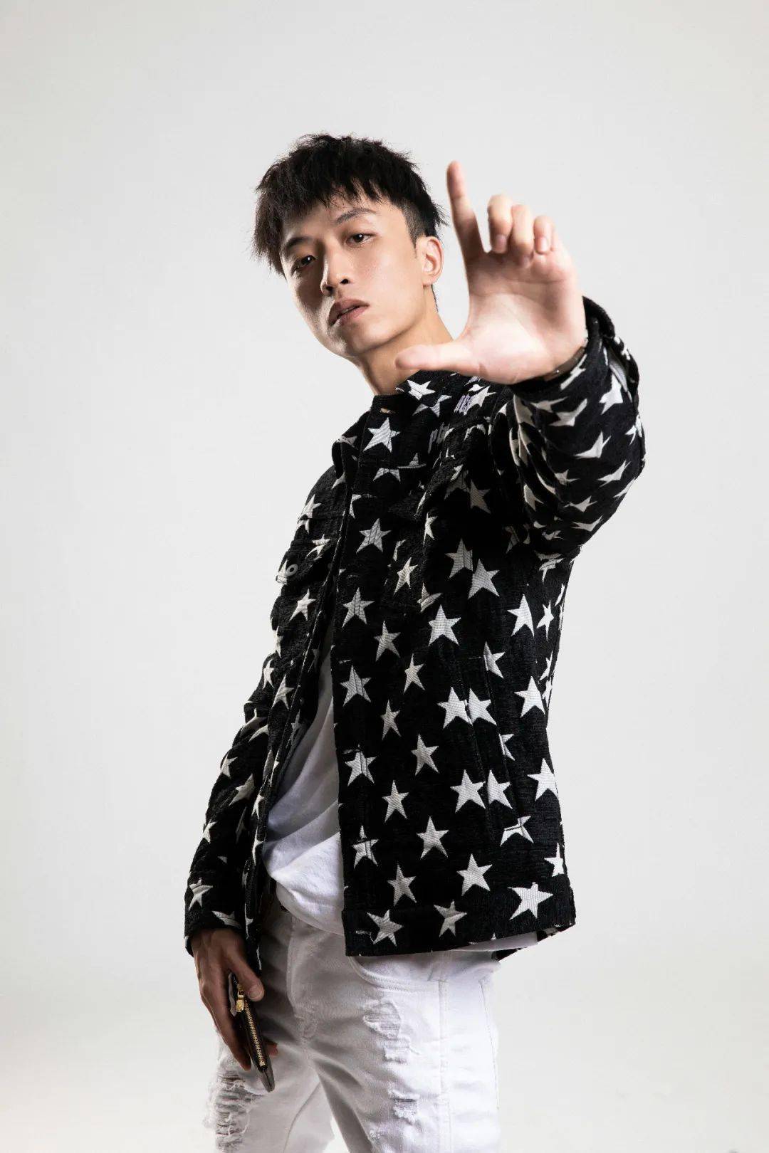 中文说唱最豪华阵容？《中国新说唱2》44位Rappers全入刺猬兄弟！-搜狐大视野-搜狐新闻