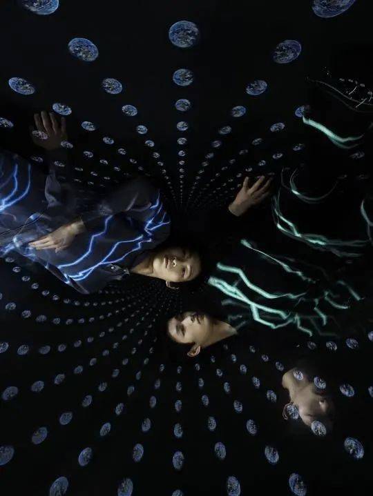 来自千禧的 Y2K 何以让 2020 年的人们着迷？_McQueen