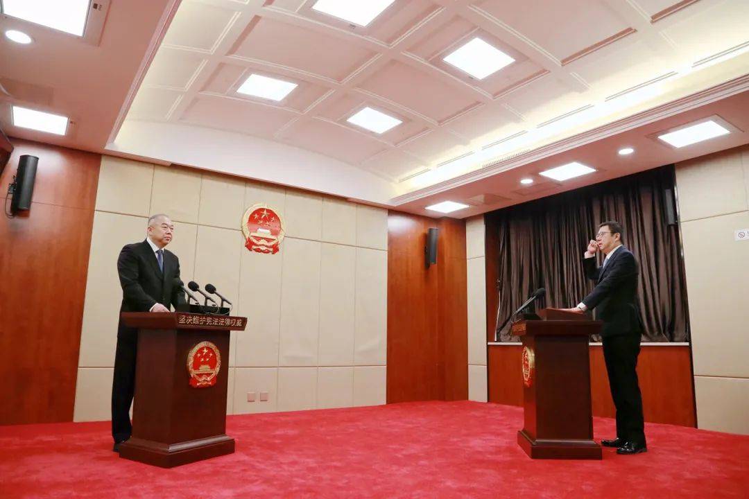 市十四届人大常委会举行第三十四次会议 补选两名省人大代表 表决通过人事任免事项 市人大常委会
