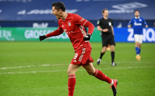 成就多项纪录 世一锋莱万500球_德甲