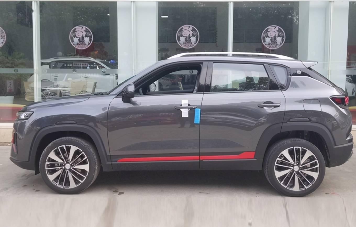 颜值媲美本田缤智，1.4T+6AT，全新长安CS35实拍_搜狐汽车_搜狐网