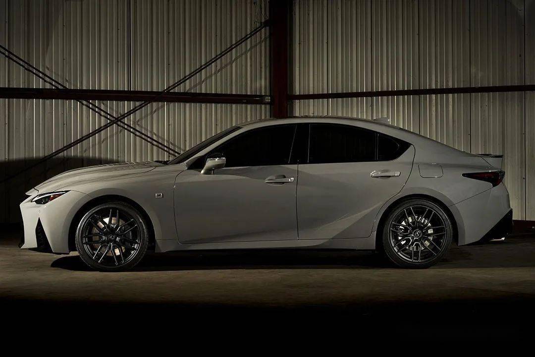 限量减重北美特供！雷克萨斯 IS 500 Launch Edition 首发版_搜狐汽车_搜狐网