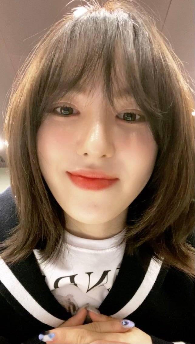 昨天直播中再次以Wendy cut出现的Wendy_Red
