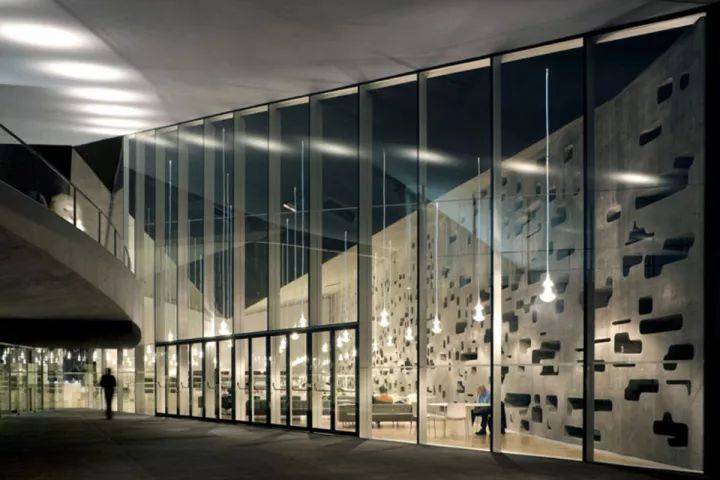 全球最值得逛的超人气美术馆_艺术