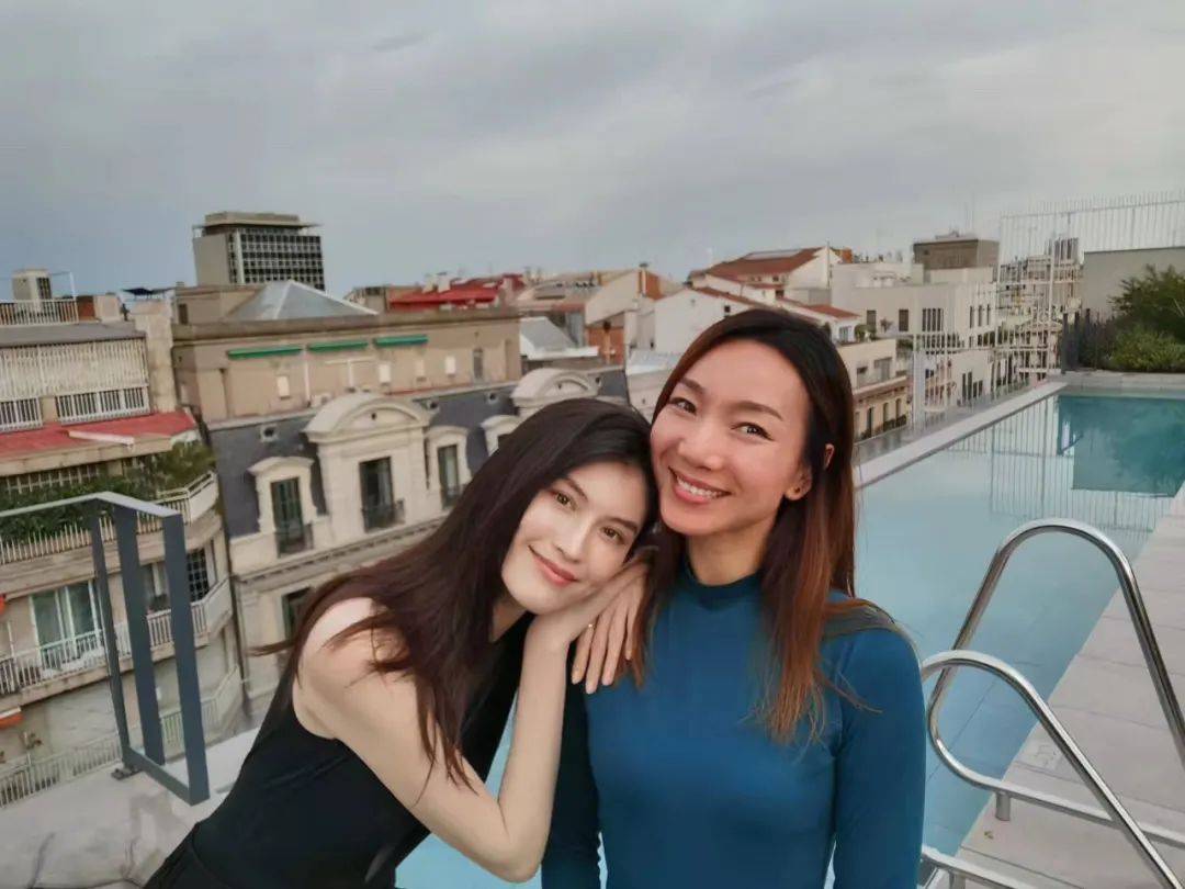 每天几分钟，大神级教练教我的这些动作真的能改善体态诶！_Jessica