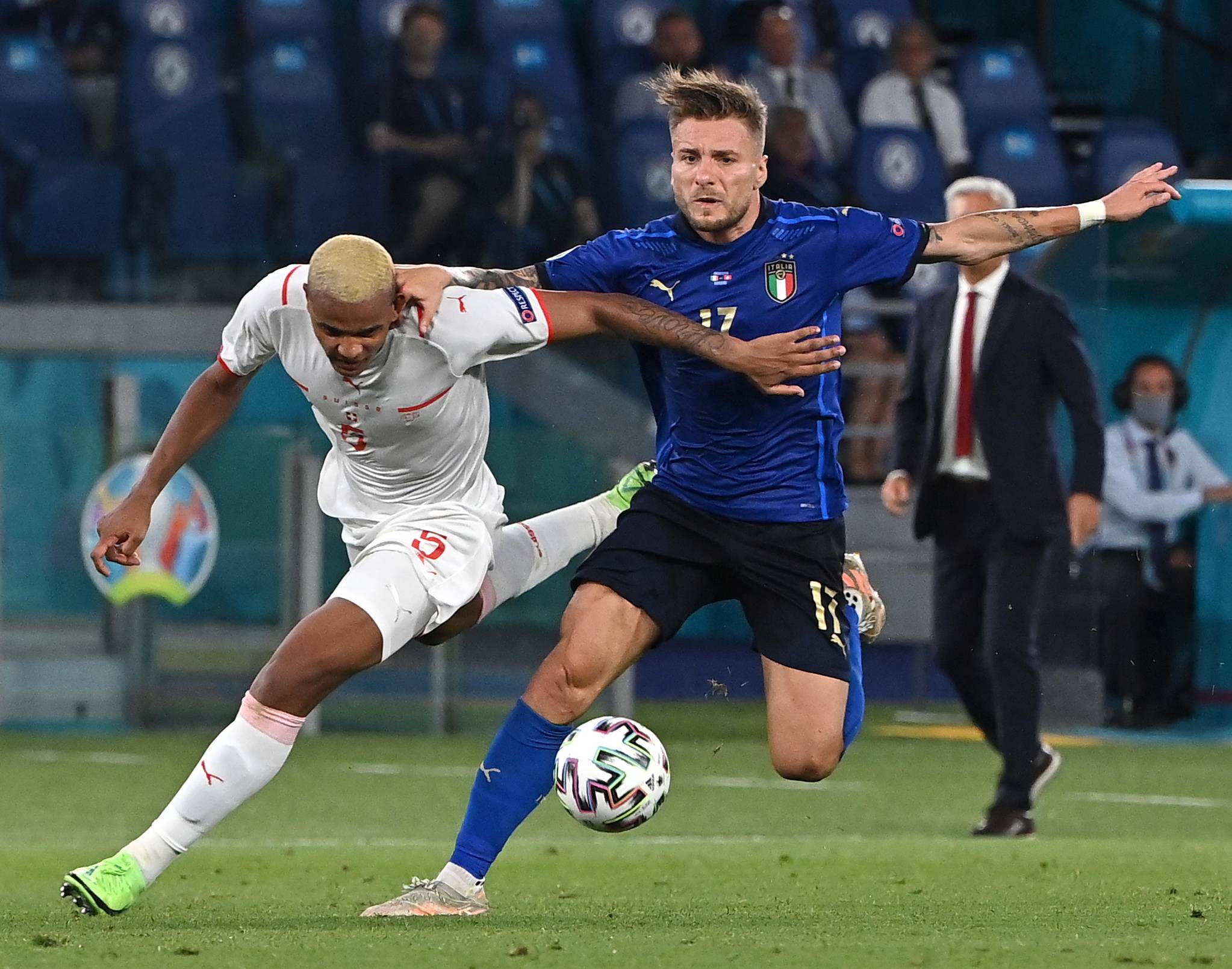 足球——欧锦赛：意大利胜瑞士_球员