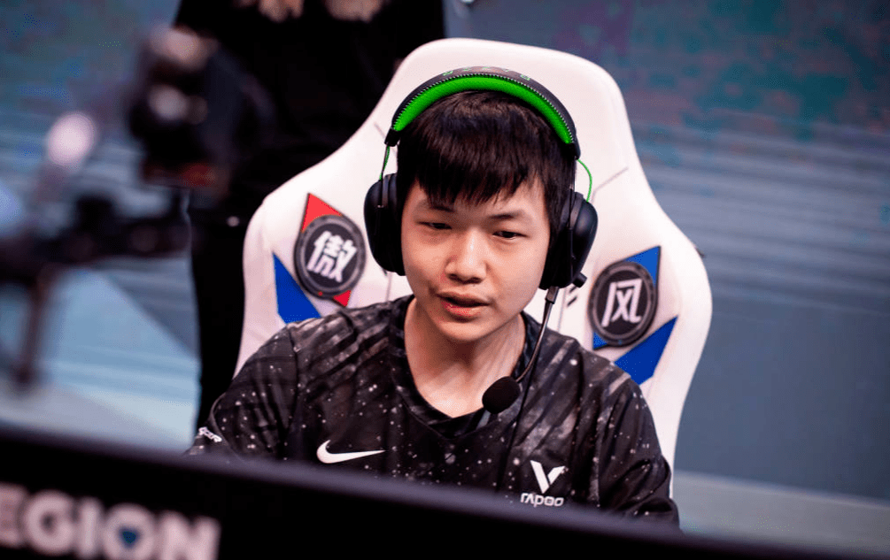 老59E潸然泪下！OMG成功击败LGD，时隔四年再进季后赛_Aki