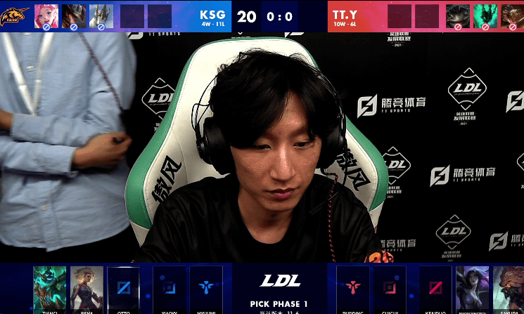 前LPL一线AD在LDL迷失，曾被称为“LDL代练”，现在已彻底融入LDL_阿修罗