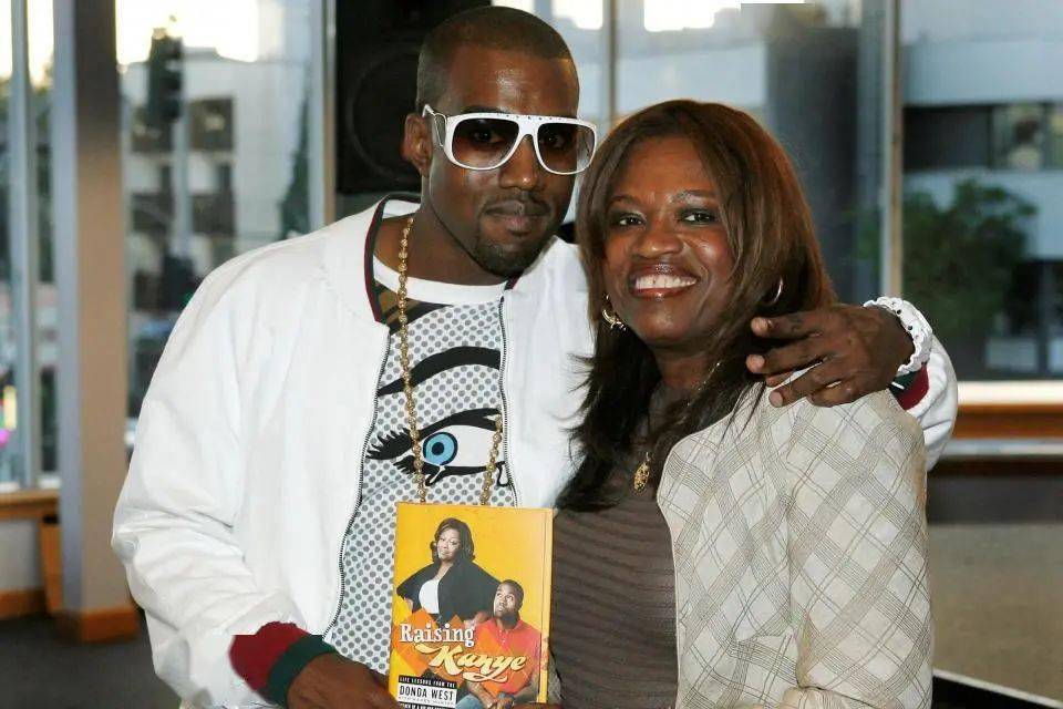 你会给《DONDA》打几分？聊聊《DONDA》的人物故事、专辑与试听会。_Kanye