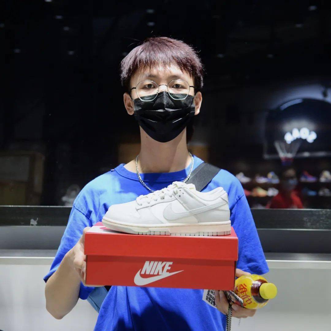 简约而不简单，原来这才是大家最爱 · NIKE DUNK “GREY FOG” & “LIGHT BONE”｜SOAR 发售回顾_佛山