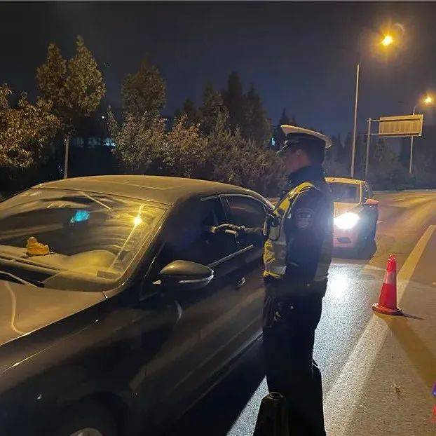 夜查！上党交警整治酒驾醉驾不放松酒精
