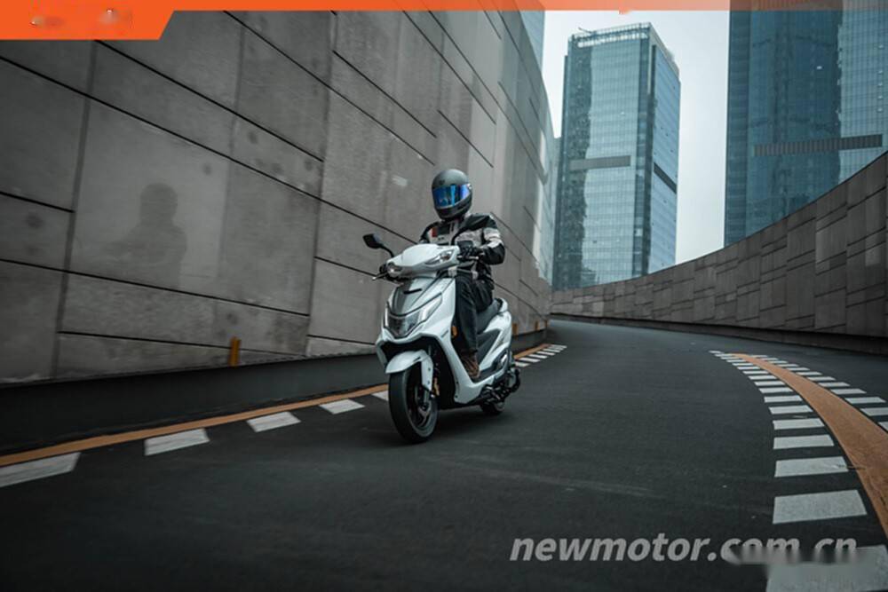 据说这是万元内的都市型踏板典范？豪爵UCR125_搜狐汽车_搜狐网