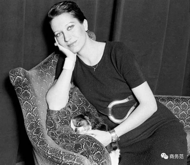 从豪门千金到Tiffany传奇设计师，她一生比“大女主”精彩_Elsa_Peretti_家族