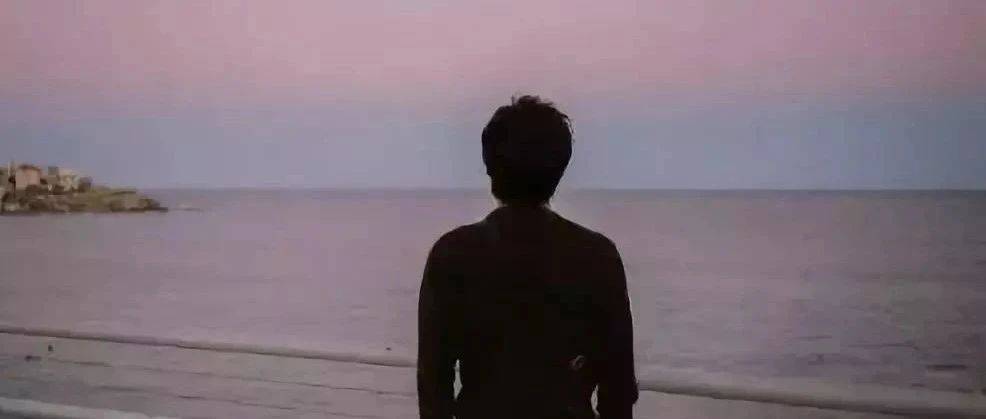喜欢独来独往,也不爱说话的人,多半是这几种心态!生活力成功才无