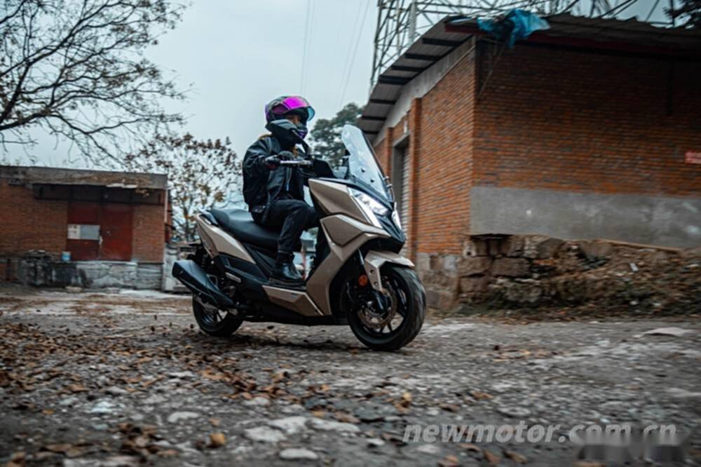 遇见旧时光 光阳Racing X150邂逅「军哥书屋」_重庆_铁轨_时候